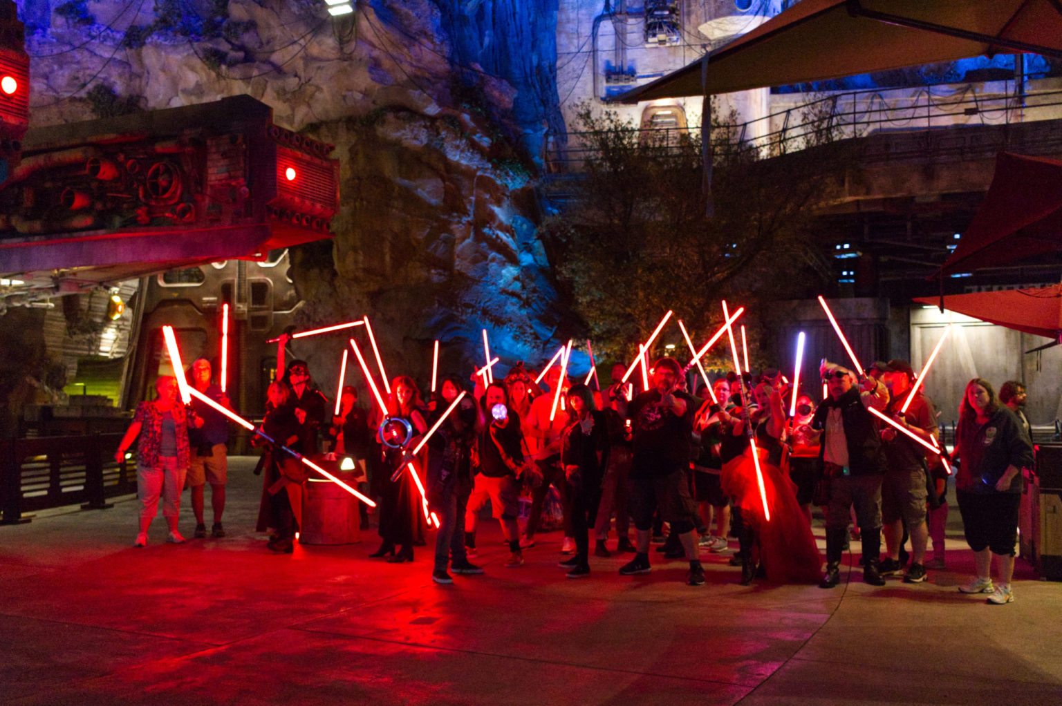 Event & Lightsaber Meetup Photos | Galaxy's Edge Photos